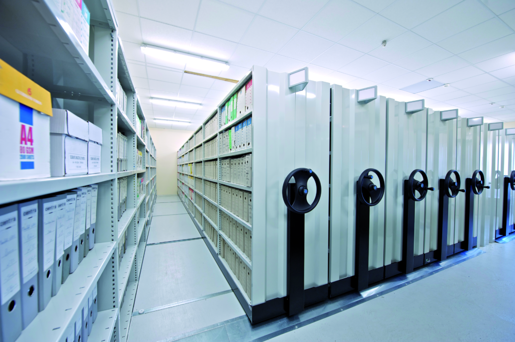 Rayonnage mobile professionnel : optimisez votre capacité stockage ...
